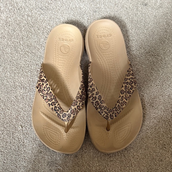 CROCS | Shoes | Crocs Leopard Print Thong Sandals Size 7 | Poshmark